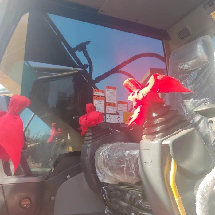 CAT 320D2L