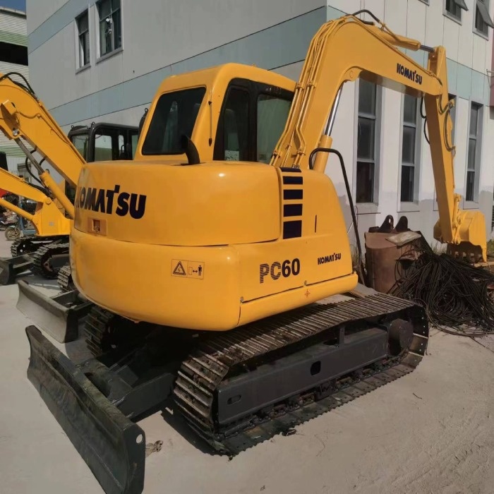 KOMATSU PC60-7