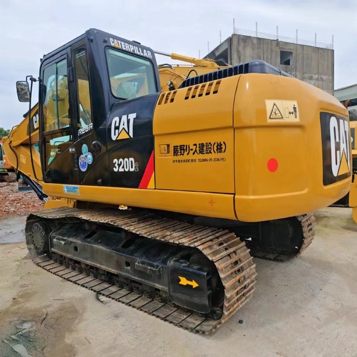 CAT 320D2