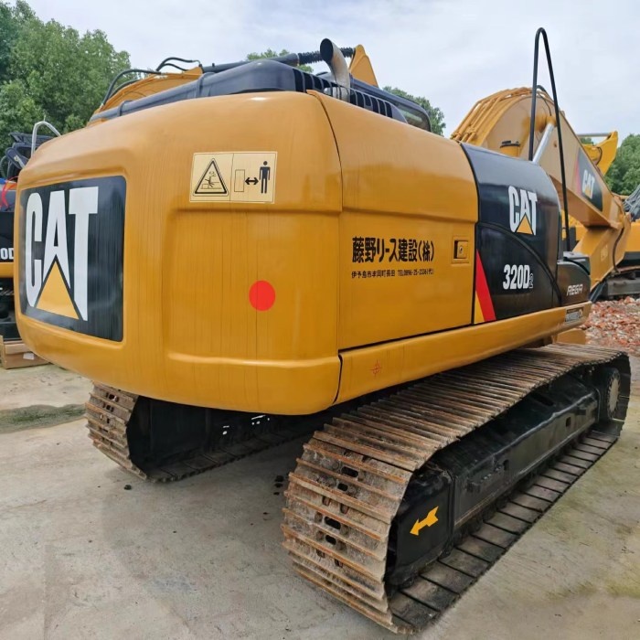 CAT 320D2